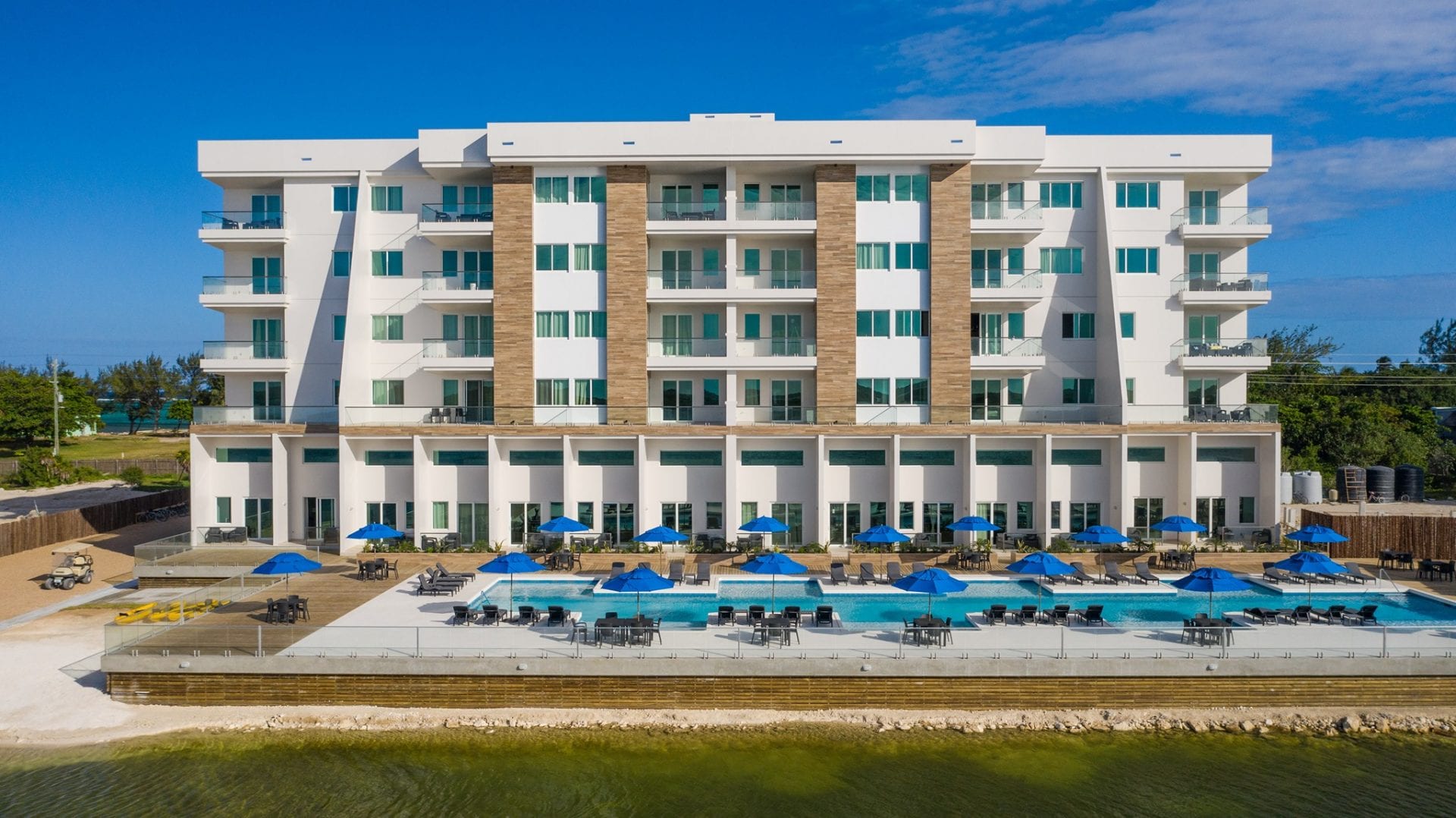 Sunset Caribe: The Luxurious Resort Offering Spectacular Sunsets